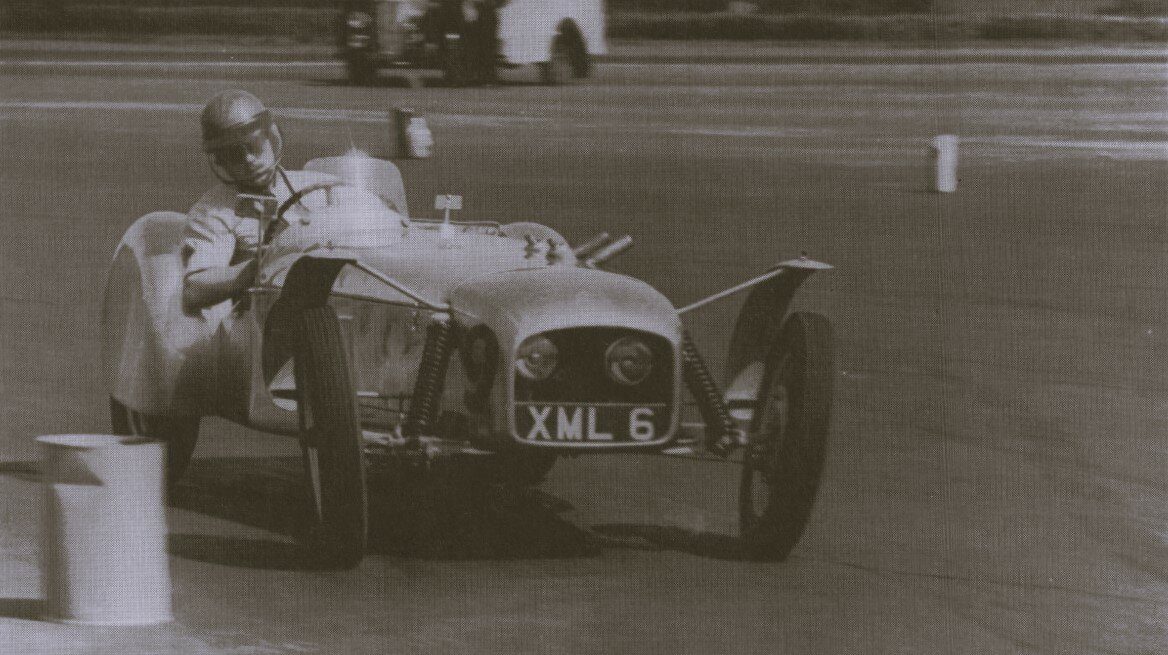 Lotus Elan avec Richard Dallest - 1/2 Histoire - Classic Courses